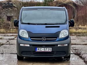 Zils Opel Vivaro 2003 Tukums, ar dzinēja tilpumu 2.50 L un nobraukumu 366 tūkst. km par 4300 €, foto 2 vietnē AUTOMOTO.COM.LV