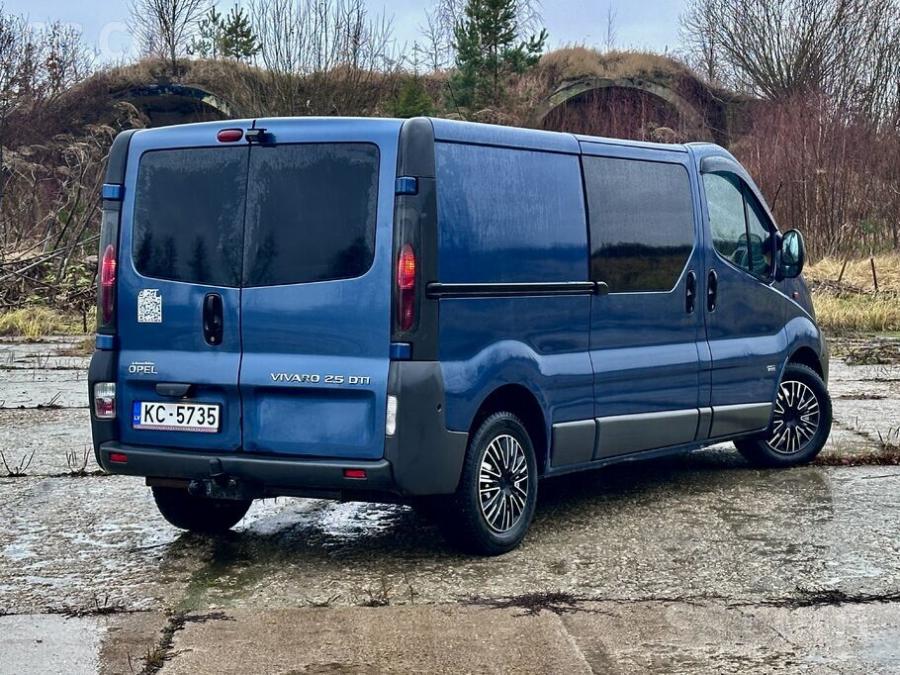 Zils Opel Vivaro 2003 Tukums, ar dzinēja tilpumu 2.50 L un nobraukumu 366 tūkst. km par 4300 €, foto 7 vietnē AUTOMOTO.COM.LV