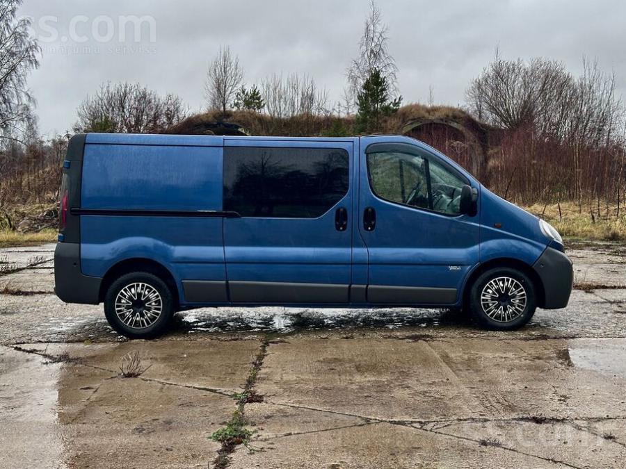 Zils Opel Vivaro 2003 Tukums, ar dzinēja tilpumu 2.50 L un nobraukumu 366 tūkst. km par 4300 €, foto 8 vietnē AUTOMOTO.COM.LV