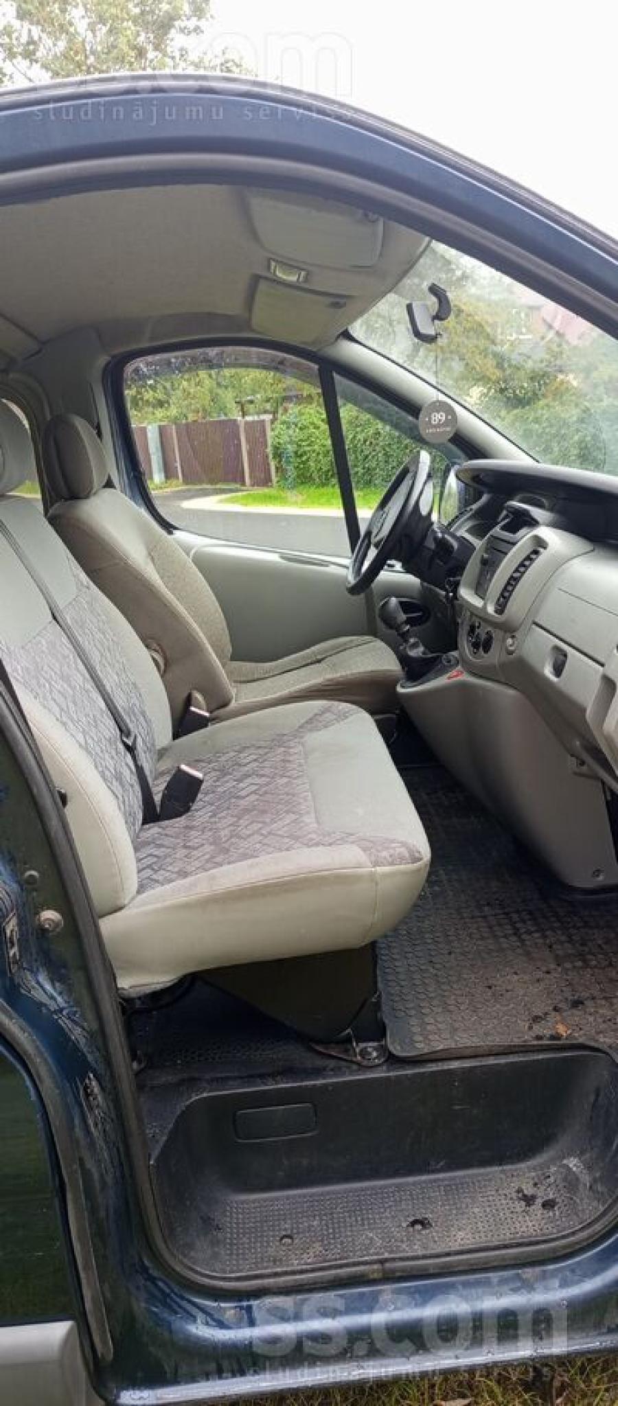 Zils Opel Vivaro 2003 Daugavpils, ar dzinēja tilpumu 1.90 L un nobraukumu 0 tūkst. km par 3750 €, foto 8 vietnē AUTOMOTO.COM.LV