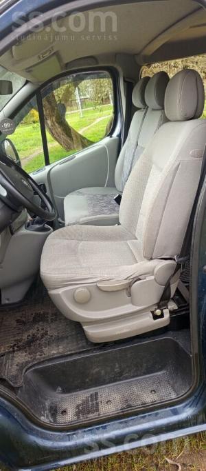 Zils Opel Vivaro 2003 Daugavpils, ar dzinēja tilpumu 1.90 L un nobraukumu 0 tūkst. km par 3750 €, foto 9 vietnē AUTOMOTO.COM.LV