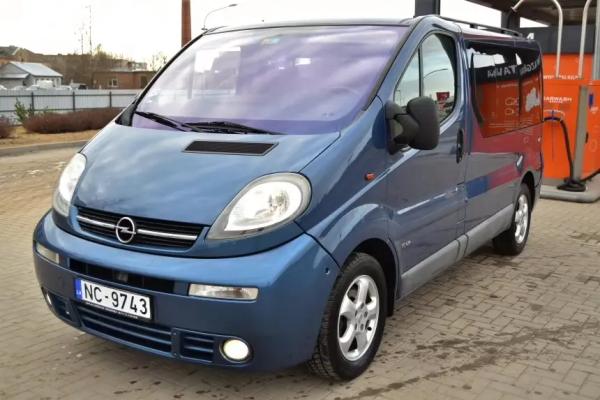 Blue Opel Vivaro 2004 in Jekabpils, with an engine capacity of 2.50 L and mileage of 264 thousand km for 6600 €, photo 3 on AUTOMOTO.COM.LV
