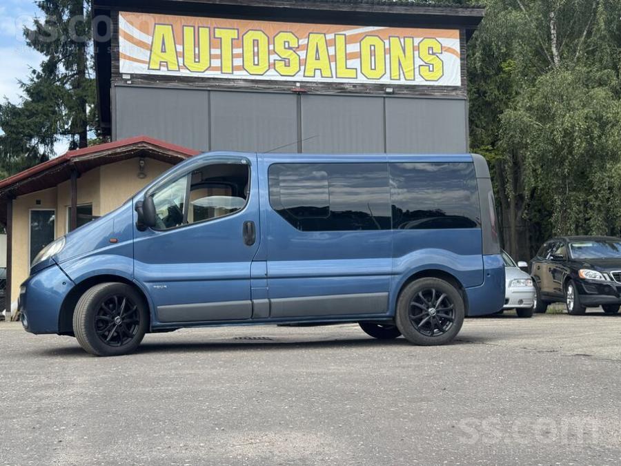 Blue Opel Vivaro 2004 in Riga, with an engine capacity of 2.50 L and mileage of 527 thousand km for 4750 €, photo 1 on AUTOMOTO.COM.LV