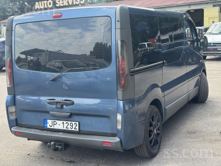 Blue Opel Vivaro 2004 in Riga, with an engine capacity of 2.50 L and mileage of 527 thousand km for 4750 €, photo 4 on AUTOMOTO.COM.LV