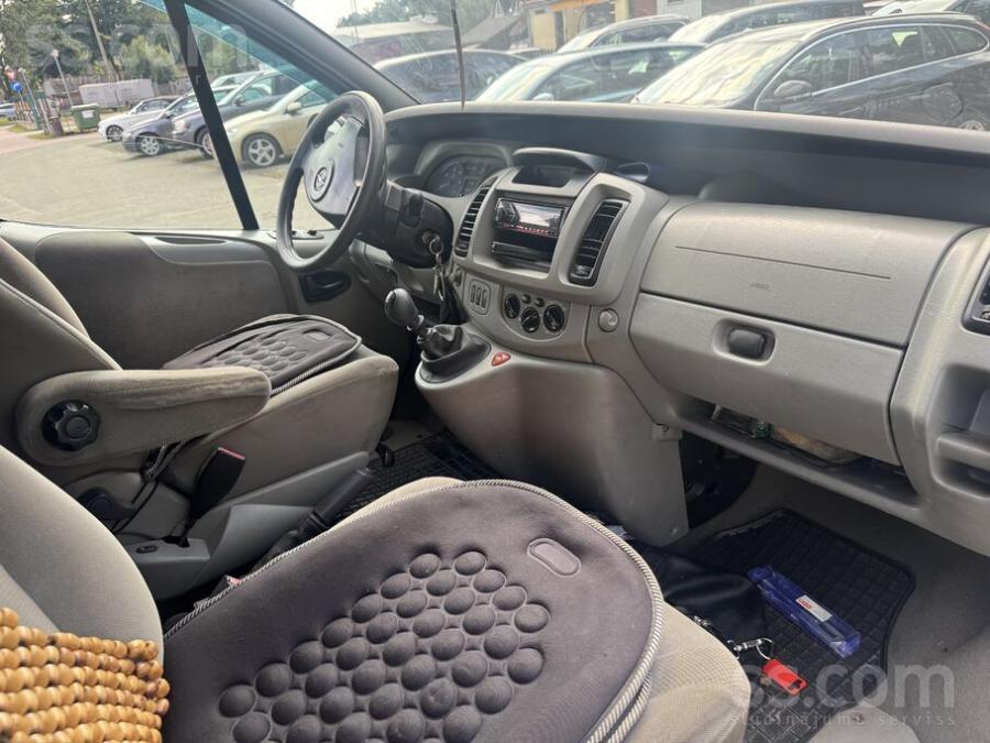 Blue Opel Vivaro 2004 in Riga, with an engine capacity of 2.50 L and mileage of 527 thousand km for 4750 €, photo 8 on AUTOMOTO.COM.LV