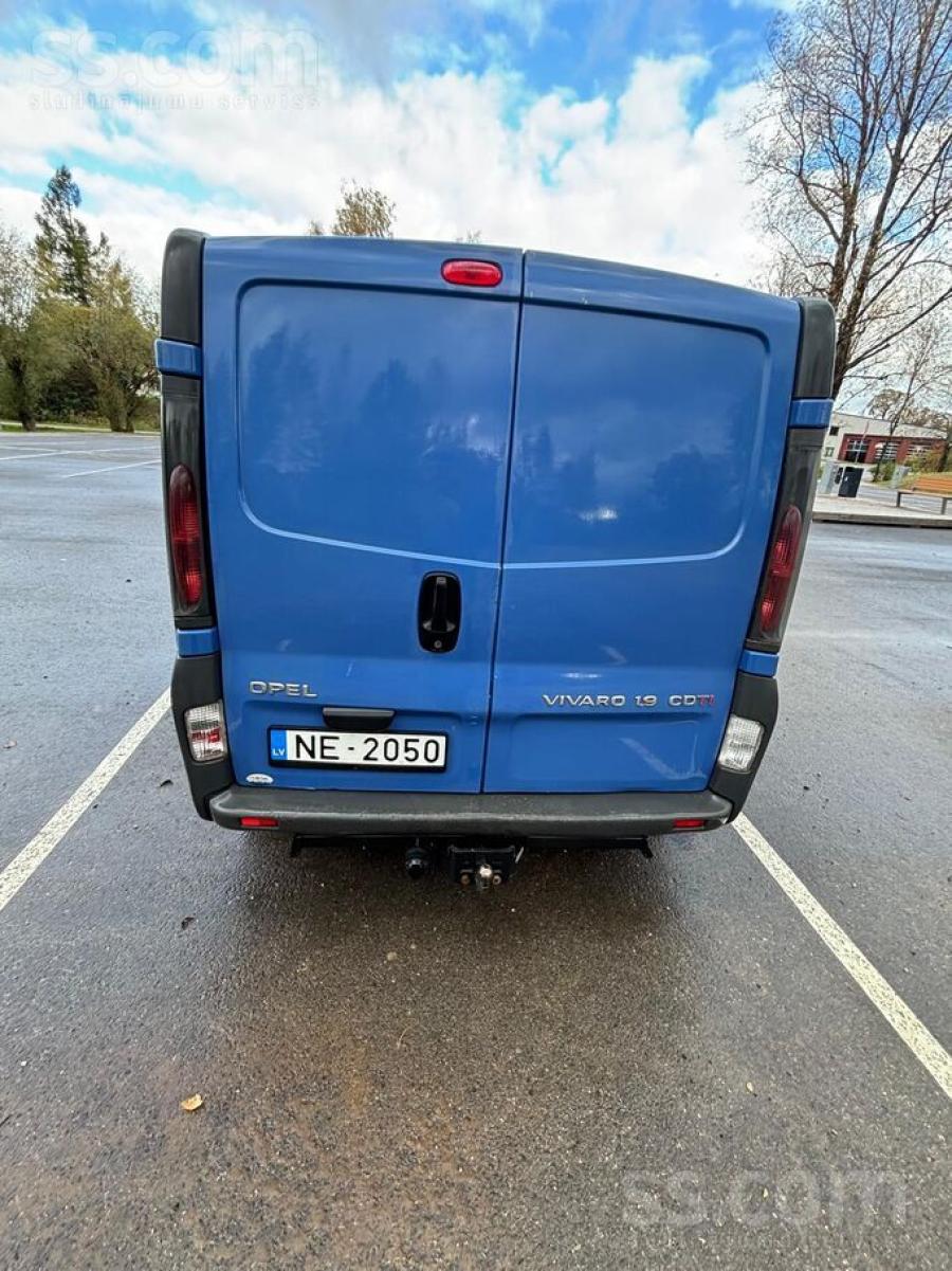Zils Opel Vivaro 2004 Madona, ar dzinēja tilpumu 1.90 L un nobraukumu 334 tūkst. km par 3400 €, foto 6 vietnē AUTOMOTO.COM.LV