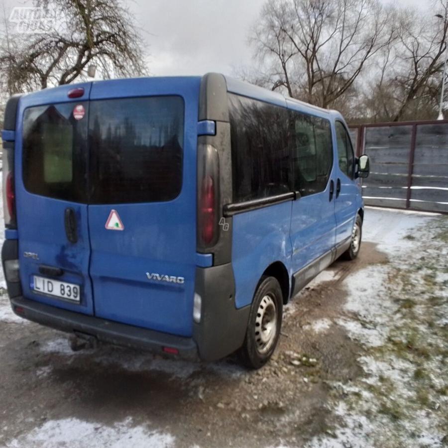 Zils Opel Vivaro 2005 Kauņa, ar dzinēja tilpumu 2.50 L un nobraukumu 355 tūkst. km par 2500 €, foto 3 vietnē AUTOMOTO.COM.LV
