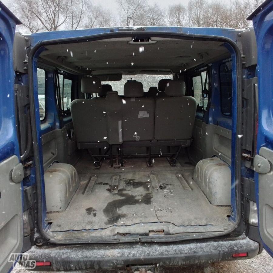 Zils Opel Vivaro 2005 Kauņa, ar dzinēja tilpumu 2.50 L un nobraukumu 355 tūkst. km par 2500 €, foto 8 vietnē AUTOMOTO.COM.LV