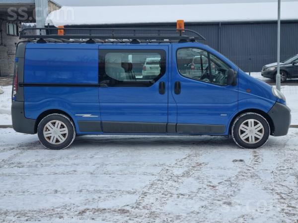 Blue Opel Vivaro 2005 in Ogre, with an engine capacity of 2.50 L and mileage of 304 thousand km for 5350 €, photo 4 on AUTOMOTO.COM.LV