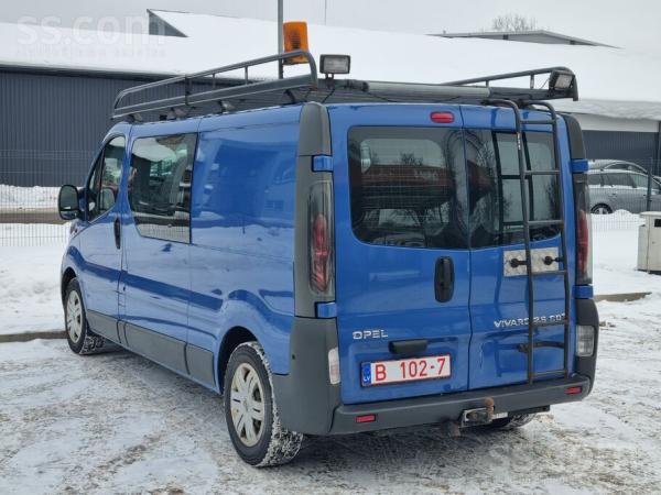 Blue Opel Vivaro 2005 in Ogre, with an engine capacity of 2.50 L and mileage of 304 thousand km for 5350 €, photo 6 on AUTOMOTO.COM.LV