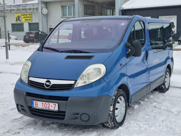 Blue Opel Vivaro 2006 in Ogre, with an engine capacity of 2.50 L and mileage of 176 thousand km for 6650 €, photo 1 on AUTOMOTO.COM.LV