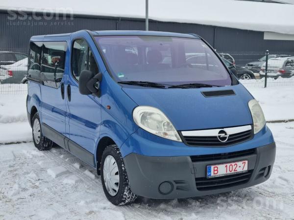 Blue Opel Vivaro 2006 in Ogre, with an engine capacity of 2.50 L and mileage of 176 thousand km for 6650 €, photo 3 on AUTOMOTO.COM.LV