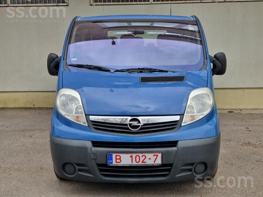 Blue Opel Vivaro 2006 in Ogre, with an engine capacity of 2.50 L and mileage of 176 thousand km for 6650 €, photo 3 on AUTOMOTO.COM.LV