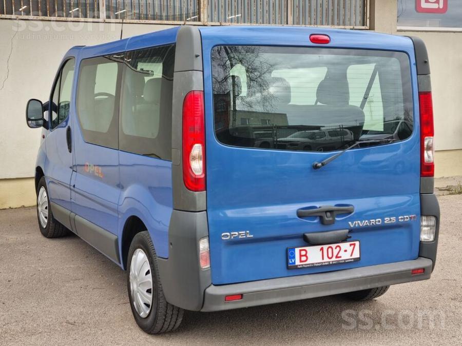 Blue Opel Vivaro 2006 in Ogre, with an engine capacity of 2.50 L and mileage of 176 thousand km for 6650 €, photo 7 on AUTOMOTO.COM.LV