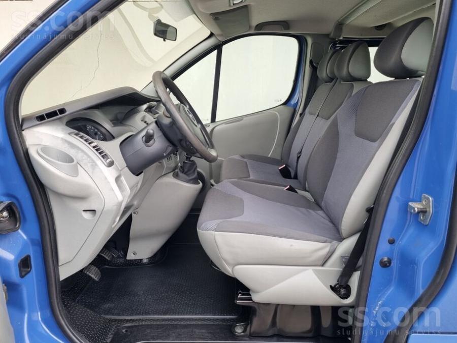Blue Opel Vivaro 2006 in Ogre, with an engine capacity of 2.50 L and mileage of 176 thousand km for 6650 €, photo 11 on AUTOMOTO.COM.LV
