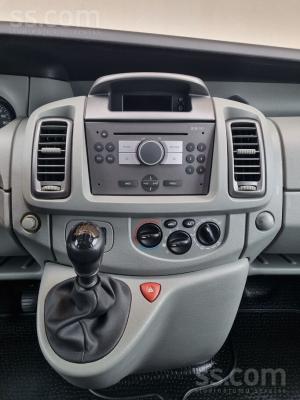 Blue Opel Vivaro 2006 in Ogre, with an engine capacity of 2.50 L and mileage of 176 thousand km for 6650 €, photo 16 on AUTOMOTO.COM.LV