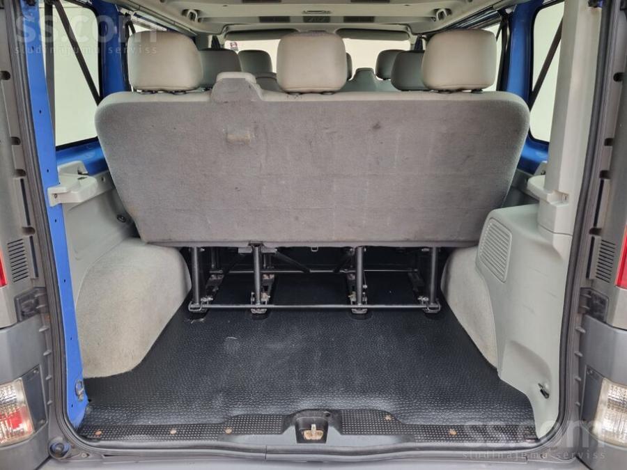 Blue Opel Vivaro 2006 in Ogre, with an engine capacity of 2.50 L and mileage of 176 thousand km for 6650 €, photo 20 on AUTOMOTO.COM.LV