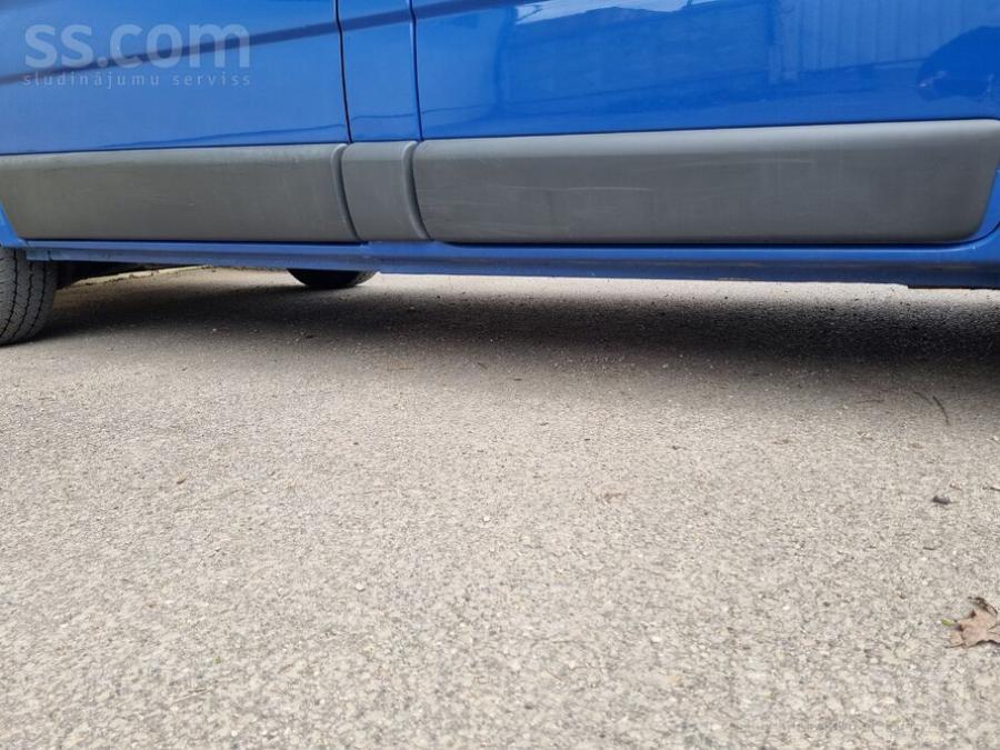 Blue Opel Vivaro 2006 in Ogre, with an engine capacity of 2.50 L and mileage of 176 thousand km for 6650 €, photo 22 on AUTOMOTO.COM.LV