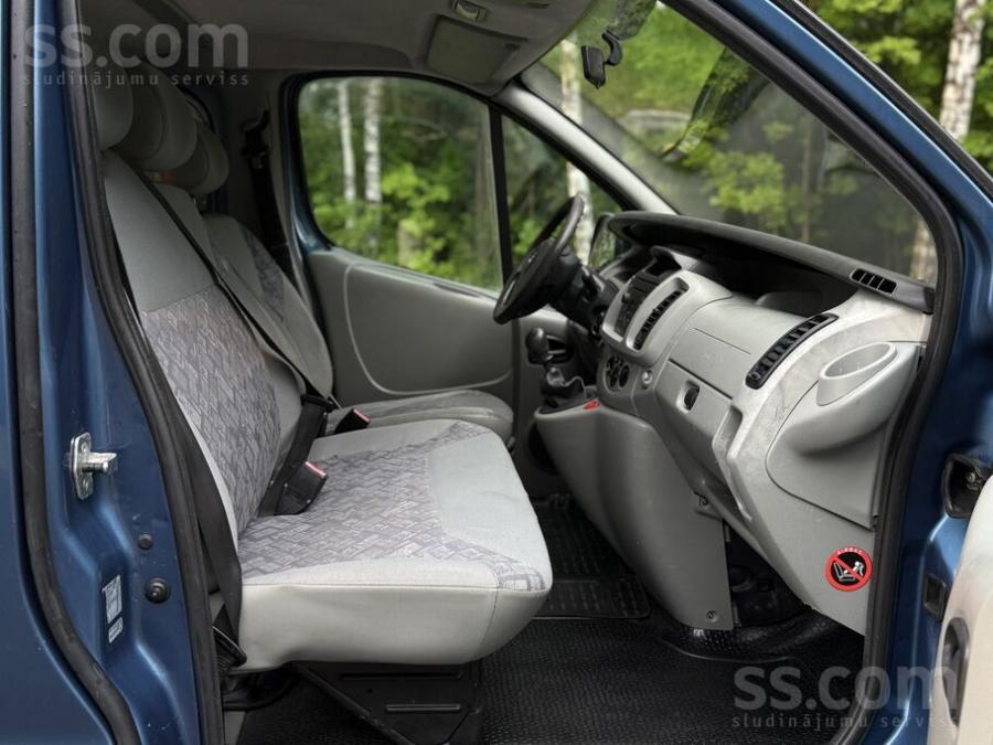 Blue Opel Vivaro 2006 in Jelgava, with an engine capacity of 1.90 L and mileage of 379 thousand km for 4000 €, photo 10 on AUTOMOTO.COM.LV