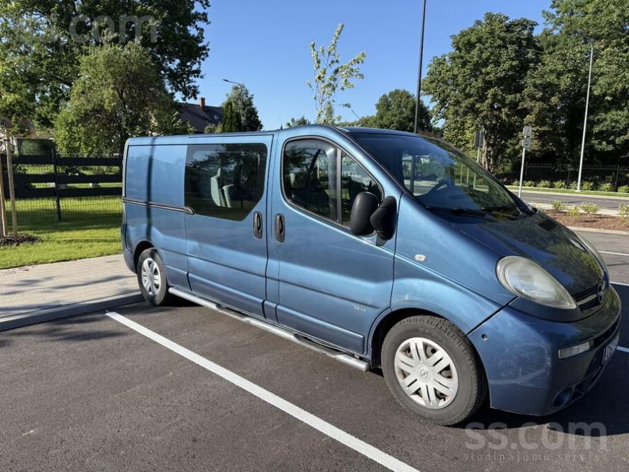 Zils Opel Vivaro 2006 Valmiera, ar dzinēja tilpumu 2.50 L un nobraukumu 295 tūkst. km par 6000 €, foto 5 vietnē AUTOMOTO.COM.LV