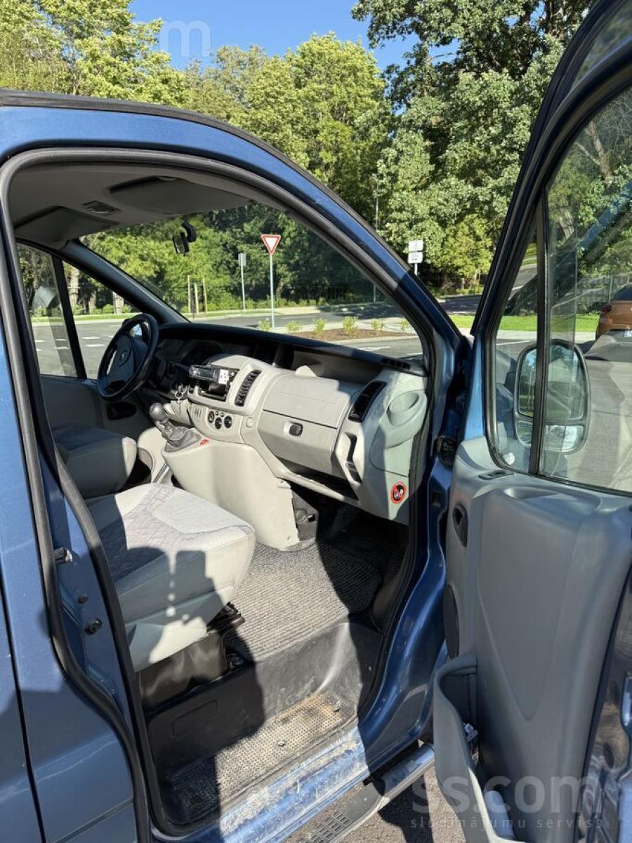 Zils Opel Vivaro 2006 Valmiera, ar dzinēja tilpumu 2.50 L un nobraukumu 295 tūkst. km par 6000 €, foto 6 vietnē AUTOMOTO.COM.LV