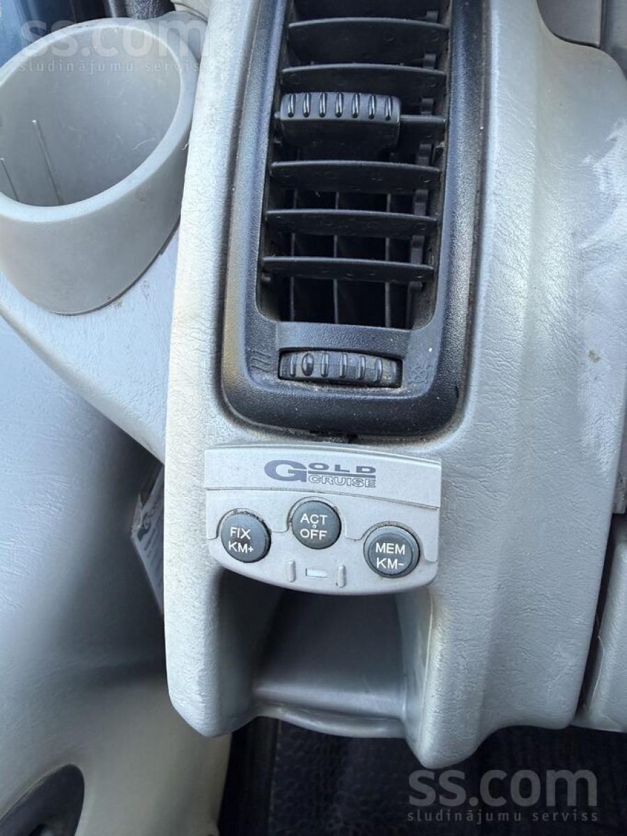 Zils Opel Vivaro 2006 Valmiera, ar dzinēja tilpumu 2.50 L un nobraukumu 295 tūkst. km par 6000 €, foto 10 vietnē AUTOMOTO.COM.LV