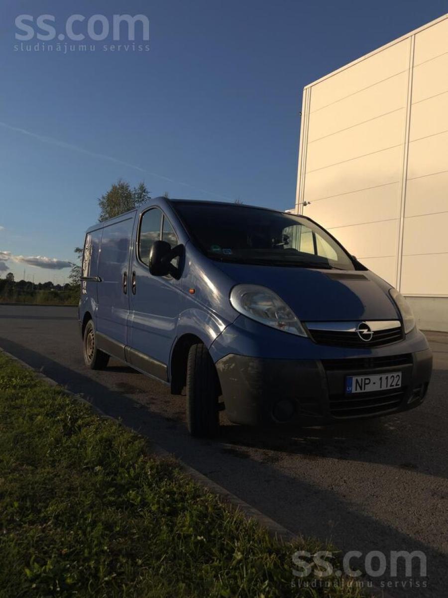 Blue Opel Vivaro 2007 in Ogre, with an engine capacity of 2.50 L and mileage of 237 thousand km for 3900 €, photo 1 on AUTOMOTO.COM.LV