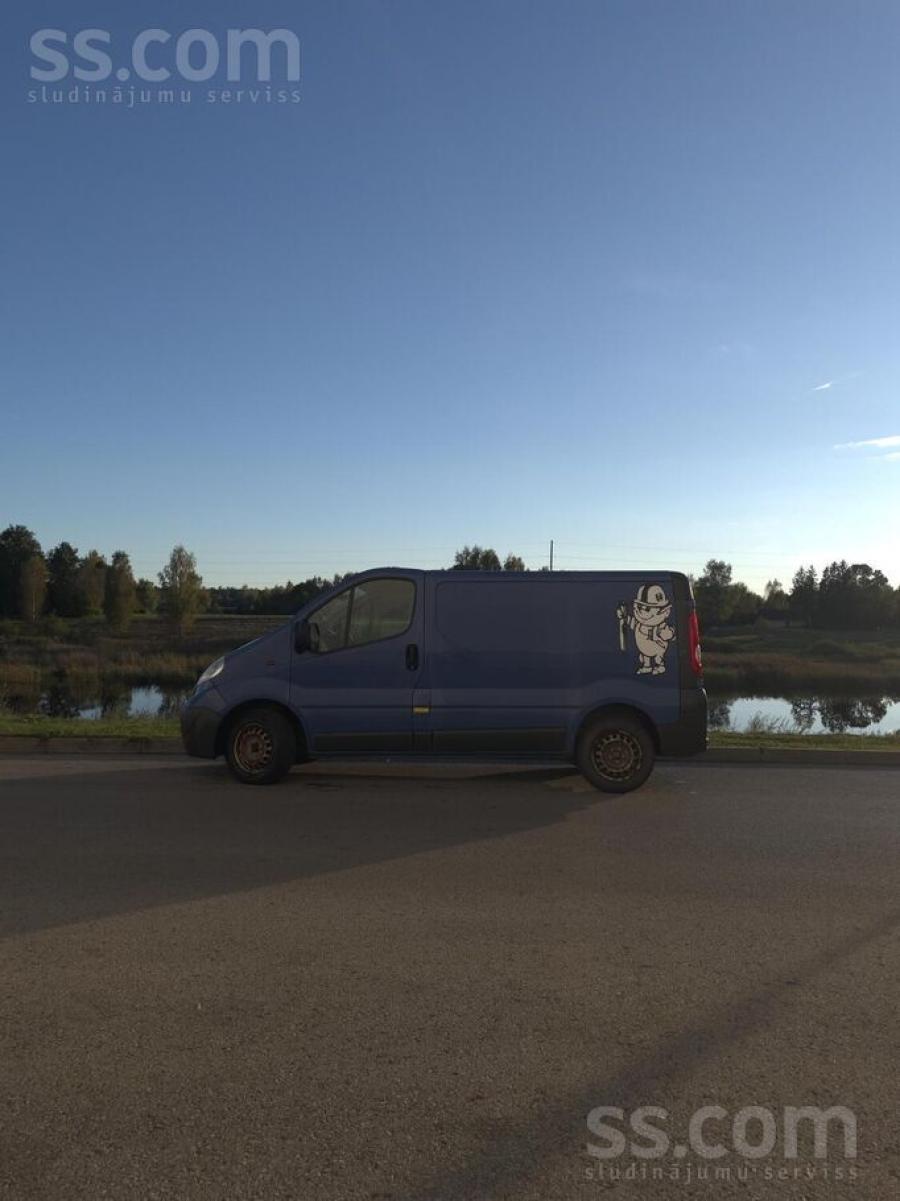 Blue Opel Vivaro 2007 in Ogre, with an engine capacity of 2.50 L and mileage of 237 thousand km for 3900 €, photo 3 on AUTOMOTO.COM.LV