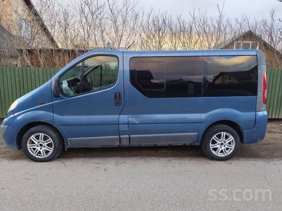 Zils Opel Vivaro 2007 Liepāja, ar dzinēja tilpumu 2.00 L un nobraukumu 333 tūkst. km par 3500 €, foto 1 vietnē AUTOMOTO.COM.LV