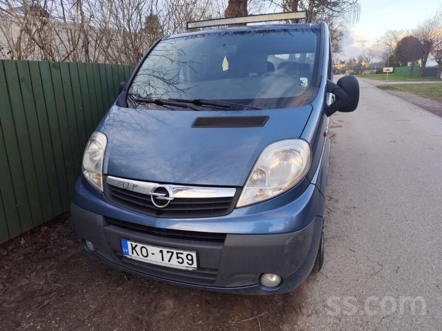Zils Opel Vivaro 2007 Liepāja, ar dzinēja tilpumu 2.00 L un nobraukumu 333 tūkst. km par 3500 €, foto 3 vietnē AUTOMOTO.COM.LV
