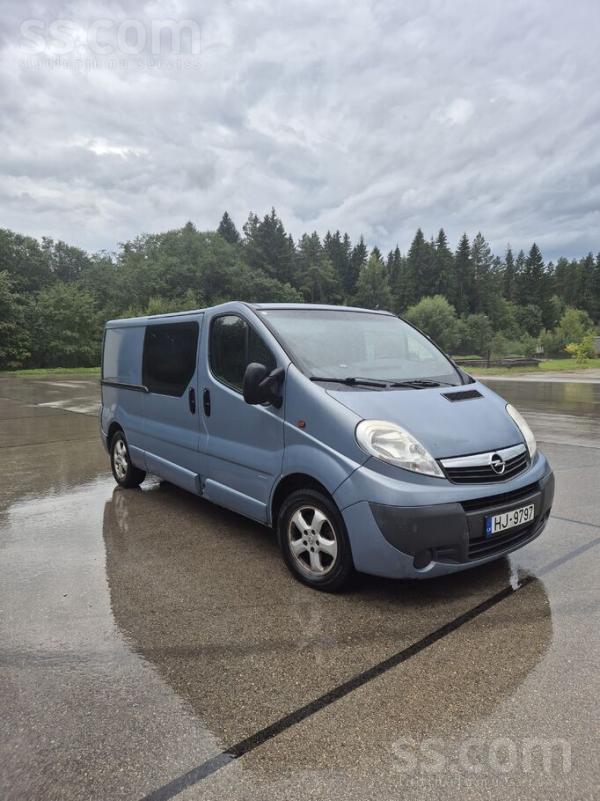 Blue Opel Vivaro 2007 in Cesis, with an engine capacity of 2.00 L and mileage of 456 thousand km for 4350 €, photo 1 on AUTOMOTO.COM.LV