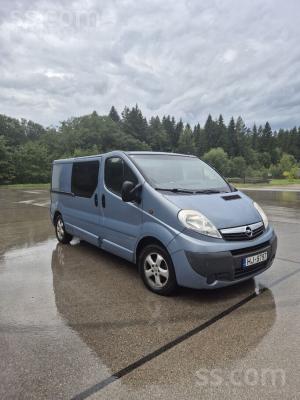 Zils Opel Vivaro 2007 Cēsis, ar dzinēja tilpumu 2.00 L un nobraukumu 456 tūkst. km par 4350 €, foto  vietnē AUTOMOTO.COM.LV