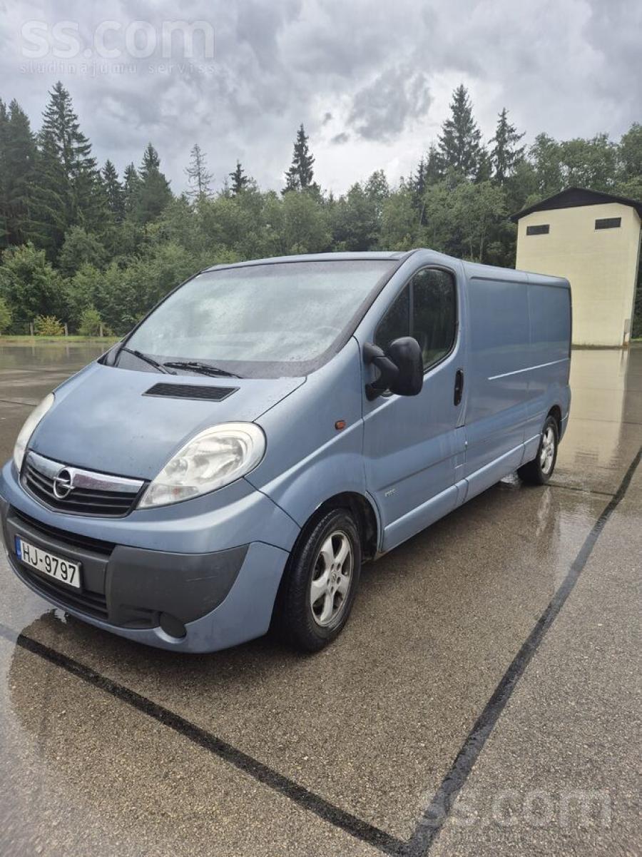 Zils Opel Vivaro 2007 Cēsis, ar dzinēja tilpumu 2.00 L un nobraukumu 456 tūkst. km par 4350 €, foto 4 vietnē AUTOMOTO.COM.LV