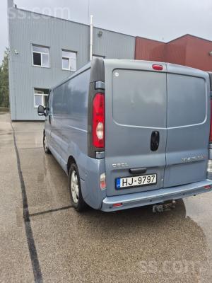 Zils Opel Vivaro 2007 Cēsis, ar dzinēja tilpumu 2.00 L un nobraukumu 456 tūkst. km par 4350 €, foto 5 vietnē AUTOMOTO.COM.LV
