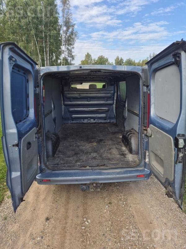 Blue Opel Vivaro 2007 in Cesis, with an engine capacity of 2.00 L and mileage of 456 thousand km for 4300 €, photo 11 on AUTOMOTO.COM.LV