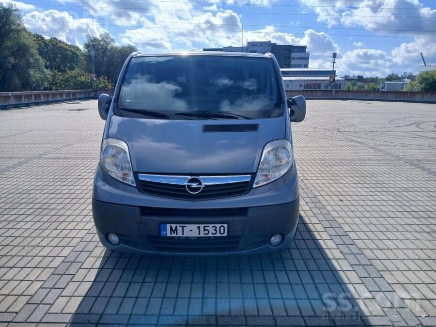 Blue Opel Vivaro 2007 in Riga, with an engine capacity of 2.00 L and mileage of 248 thousand km for 4800 €, photo 3 on AUTOMOTO.COM.LV