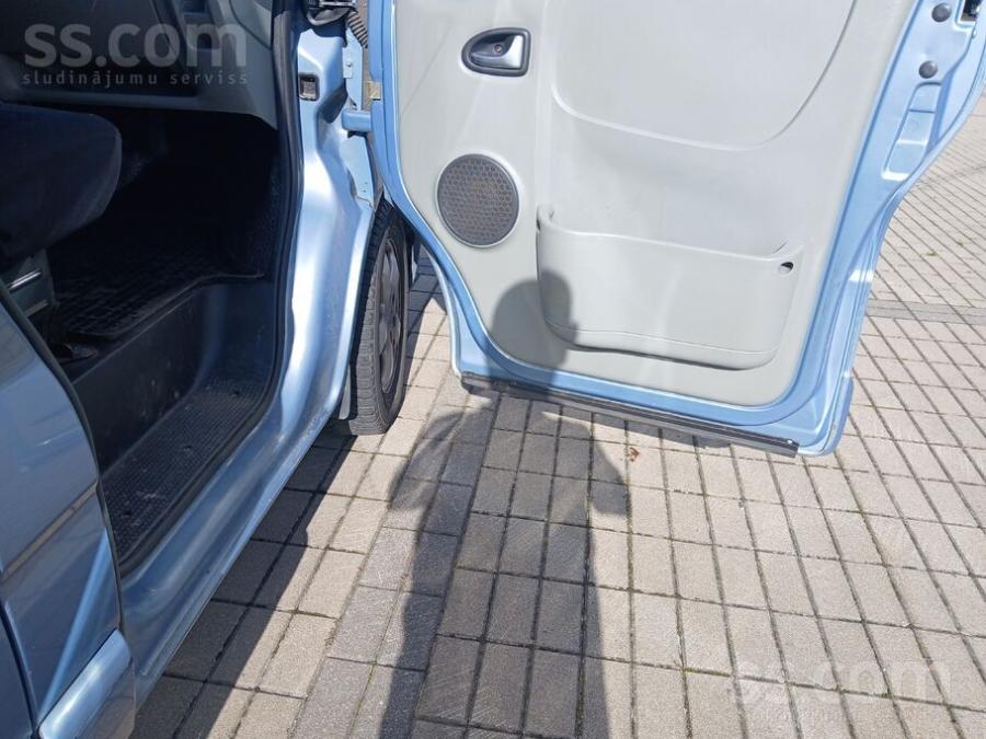 Blue Opel Vivaro 2007 in Riga, with an engine capacity of 2.00 L and mileage of 248 thousand km for 4800 €, photo 8 on AUTOMOTO.COM.LV