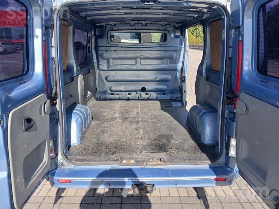 Blue Opel Vivaro 2007 in Riga, with an engine capacity of 2.00 L and mileage of 248 thousand km for 4800 €, photo 10 on AUTOMOTO.COM.LV