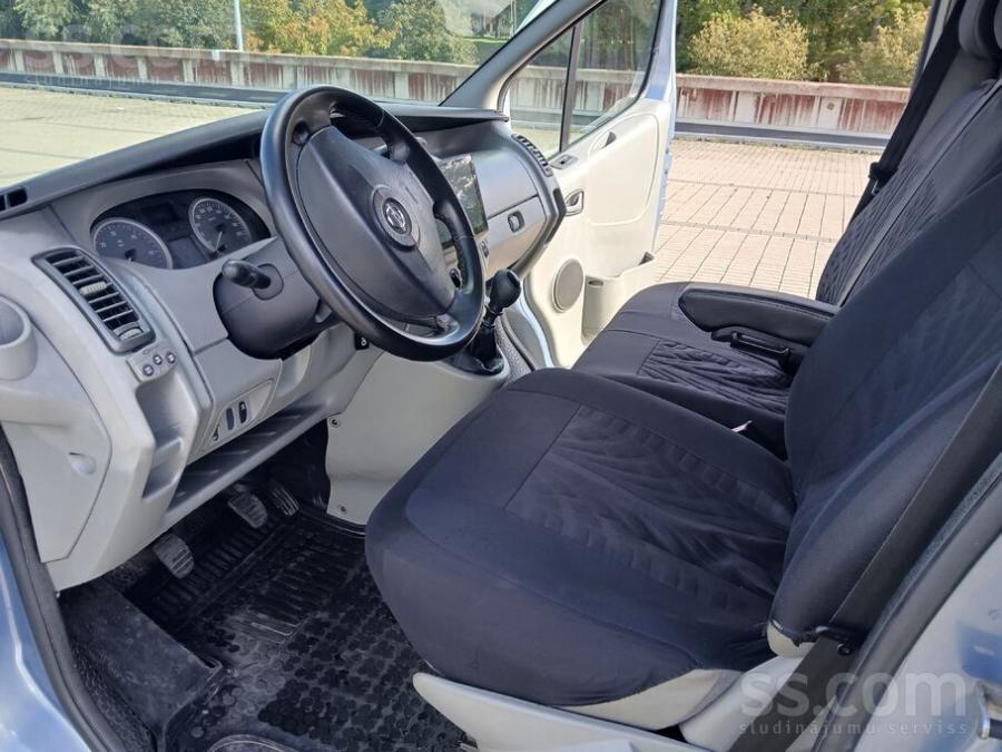 Blue Opel Vivaro 2007 in Riga, with an engine capacity of 2.00 L and mileage of 248 thousand km for 4800 €, photo 12 on AUTOMOTO.COM.LV