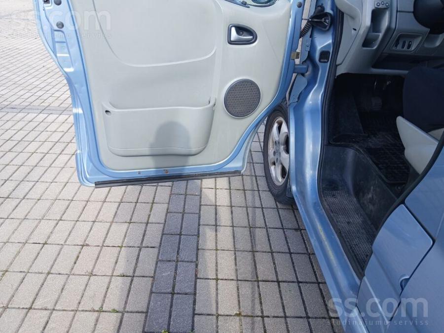 Blue Opel Vivaro 2007 in Riga, with an engine capacity of 2.00 L and mileage of 248 thousand km for 4800 €, photo 13 on AUTOMOTO.COM.LV