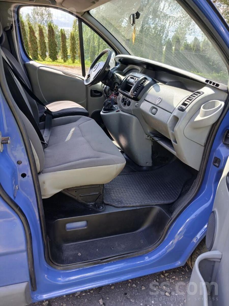 Zils Opel Vivaro 2008 Ogre, ar dzinēja tilpumu 2.00 L un nobraukumu 171 tūkst. km par 4300 €, foto 8 vietnē AUTOMOTO.COM.LV