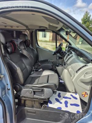 Zils Opel Vivaro 2009 Daugavpils, ar dzinēja tilpumu 2.00 L un nobraukumu 283 tūkst. km par 5950 €, foto 5 vietnē AUTOMOTO.COM.LV