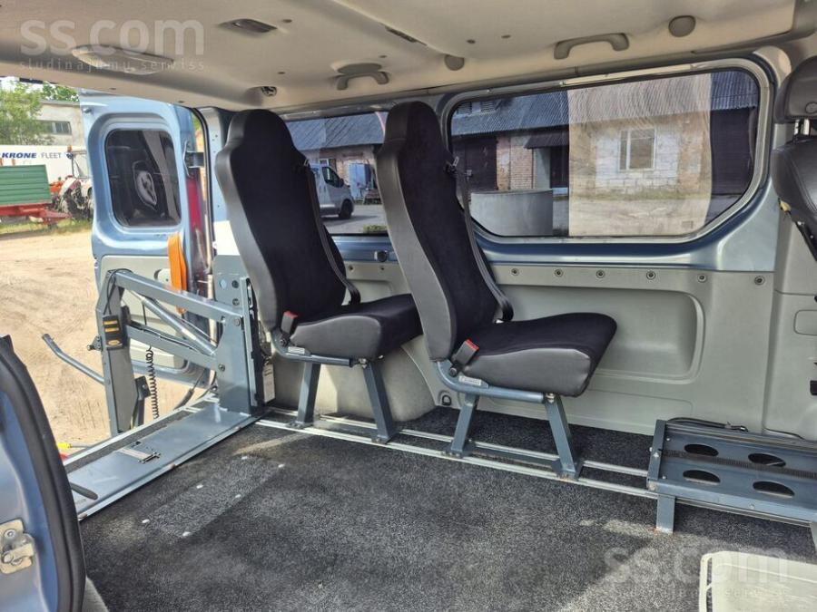Zils Opel Vivaro 2009 Daugavpils, ar dzinēja tilpumu 2.00 L un nobraukumu 283 tūkst. km par 5950 €, foto 7 vietnē AUTOMOTO.COM.LV
