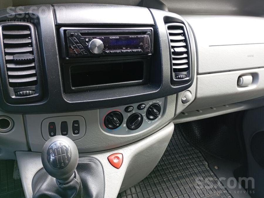 Blue Opel Vivaro 2010 in Bauska, with an engine capacity of 2.50 L and mileage of 211 thousand km for 7900 €, photo 13 on AUTOMOTO.COM.LV