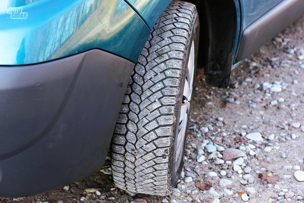 Blue Opel Vivaro 2011 in Petrikaiciai, with an engine capacity of 2.50 L and mileage of 298 thousand km for 6999 €, photo 4 on AUTOMOTO.COM.LV