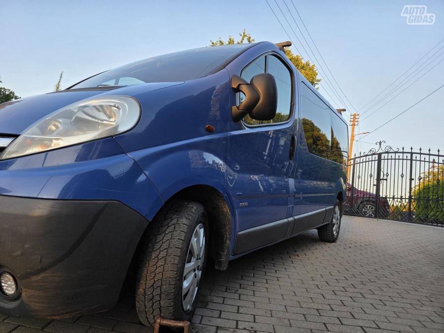 Blue Opel Vivaro 2011 in Kaunas, with an engine capacity of 2.50 L and mileage of 244 thousand km for 7799 €, photo 3 on AUTOMOTO.COM.LV