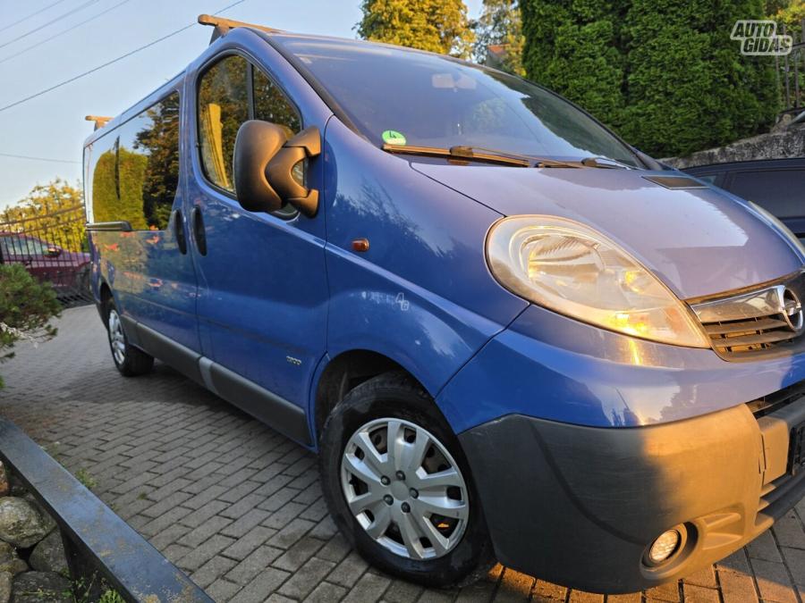 Blue Opel Vivaro 2011 in Kaunas, with an engine capacity of 2.50 L and mileage of 244 thousand km for 7799 €, photo 4 on AUTOMOTO.COM.LV