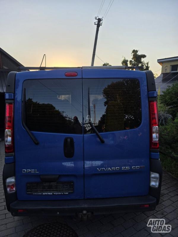 Blue Opel Vivaro 2011 in Kaunas, with an engine capacity of 2.50 L and mileage of 244 thousand km for 7799 €, photo 4 on AUTOMOTO.COM.LV