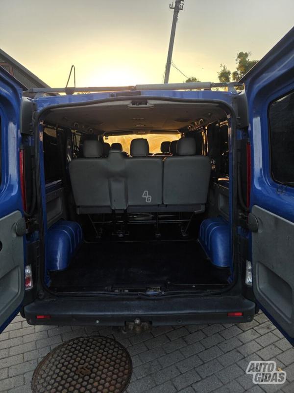 Blue Opel Vivaro 2011 in Kaunas, with an engine capacity of 2.50 L and mileage of 244 thousand km for 7799 €, photo 5 on AUTOMOTO.COM.LV