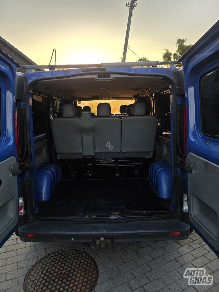 Blue Opel Vivaro 2011 in Kaunas, with an engine capacity of 2.50 L and mileage of 244 thousand km for 7799 €, photo 6 on AUTOMOTO.COM.LV
